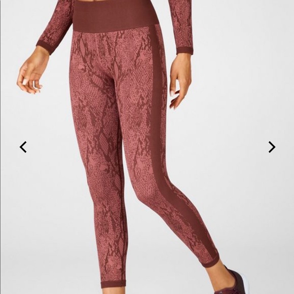 Fabletics | Pants & Jumpsuits | Seamless Leopard Print Workout Leggings ...